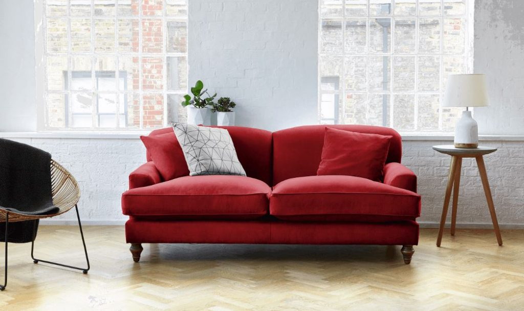 Cómo Decorar un Salón con Sofá Rojo (+40 Ideas) ️
