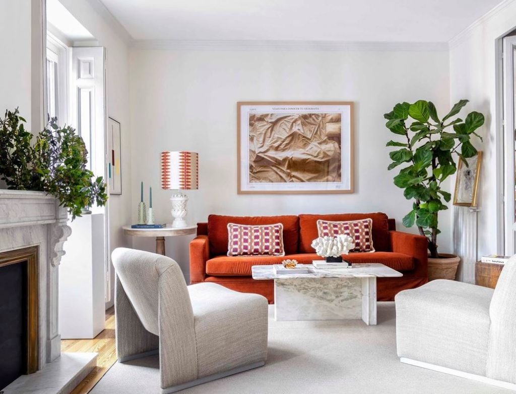 Cómo Decorar un Salón con Sofá Rojo (+40 Ideas) ️